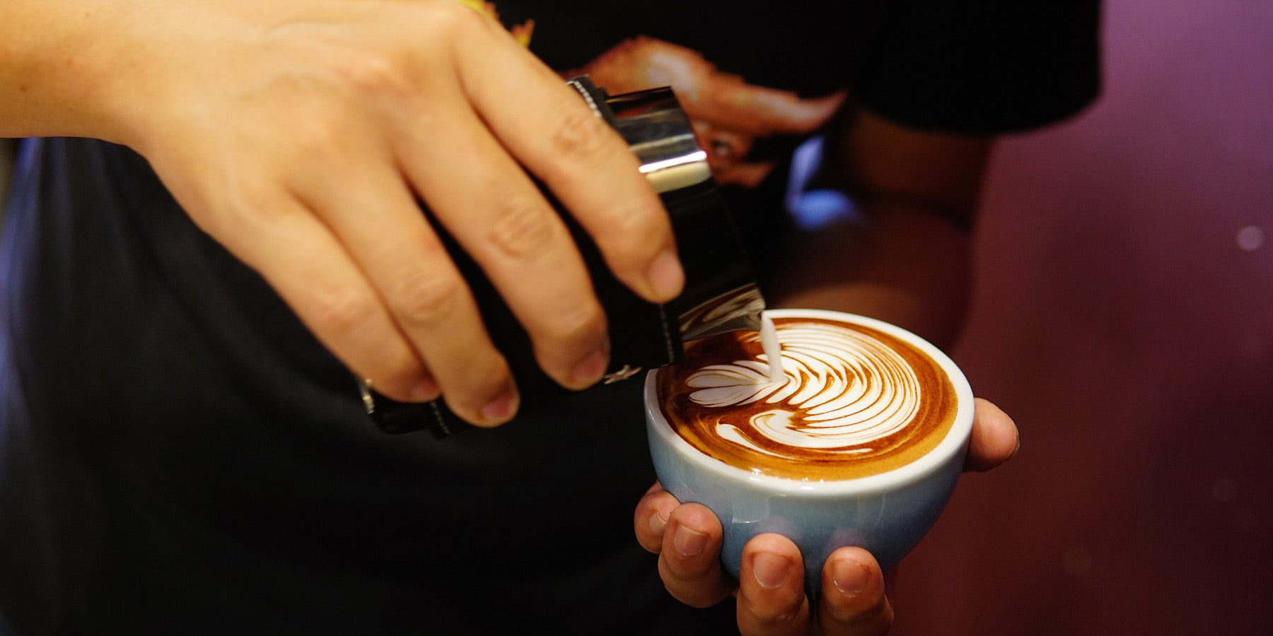 Latte Art lernen - ein Herz auf den Cappuccino gießen! – Wildkaffee GmbH